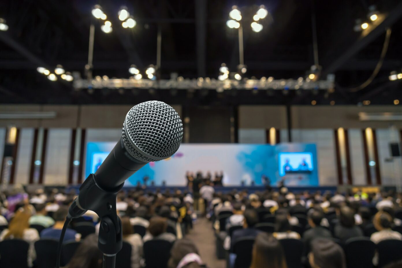 9 Must-Have Things For The Church Media Tech Booth On Sundays ...
